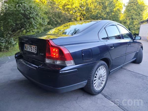 Zils Volvo S60 2005 Rīga, ar dzinēja tilpumu 2.40 L un nobraukumu 249 tūkst. km par 2250 €, foto 3 vietnē AUTOMOTO.COM.LV