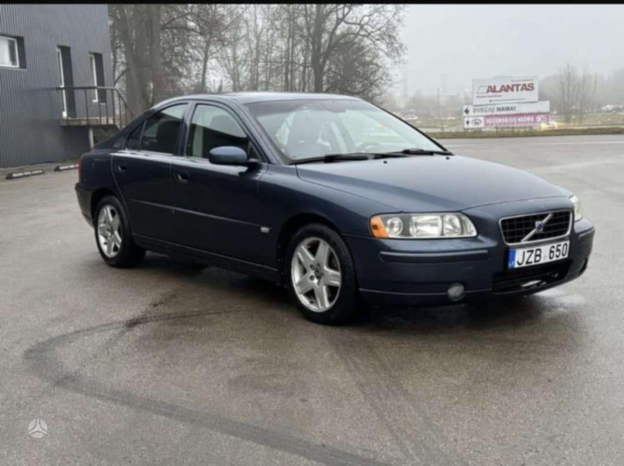 Zils Volvo S60 2005 Tauragė, ar dzinēja tilpumu 2.40 L un nobraukumu 320 tūkst. km par 1580 €, foto 1 vietnē AUTOMOTO.COM.LV
