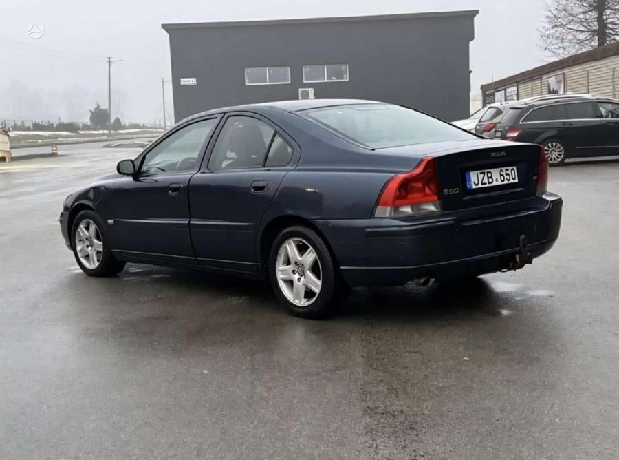 Zils Volvo S60 2005 Tauragė, ar dzinēja tilpumu 2.40 L un nobraukumu 320 tūkst. km par 1580 €, foto 7 vietnē AUTOMOTO.COM.LV