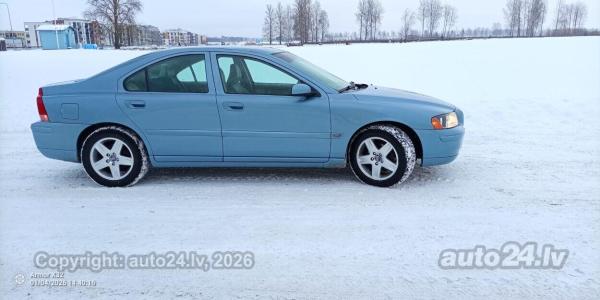 Blue Volvo S60 2005 in Tartu, with an engine capacity of 2.40 L and mileage of 343 thousand km for 3700 €, photo 4 on AUTOMOTO.COM.LV