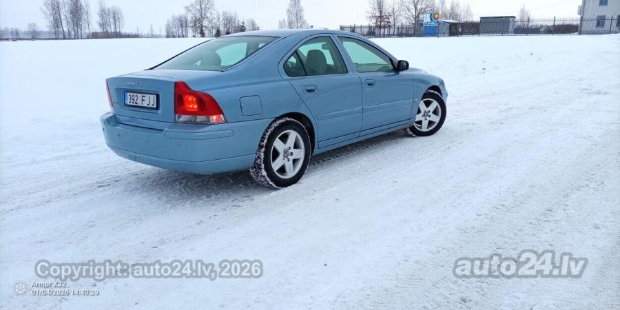 Zils Volvo S60 2005 Tartu, ar dzinēja tilpumu 2.40 L un nobraukumu 343 tūkst. km par 3700 €, foto 5 vietnē AUTOMOTO.COM.LV