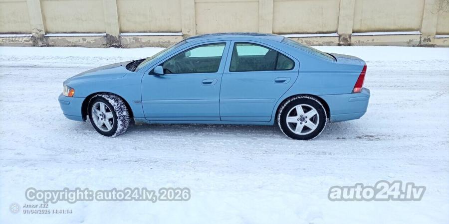 Zils Volvo S60 2005 Tartu, ar dzinēja tilpumu 2.40 L un nobraukumu 343 tūkst. km par 3700 €, foto 9 vietnē AUTOMOTO.COM.LV