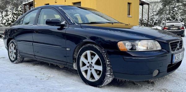 Blue Volvo S60 2005 in Vilnius, with an engine capacity of 2.40 L and mileage of 314 thousand km for 1890 €, photo 1 on AUTOMOTO.COM.LV