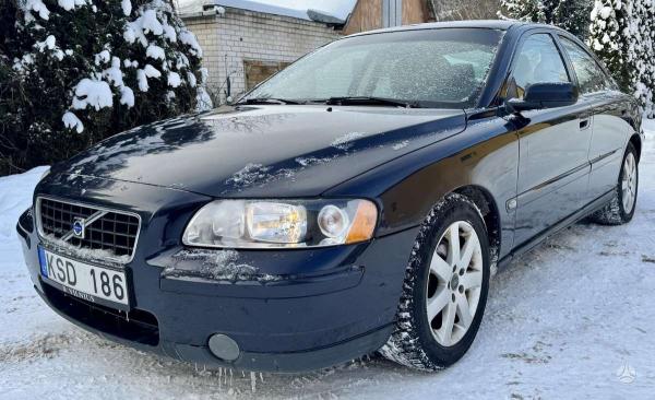 Blue Volvo S60 2005 in Vilnius, with an engine capacity of 2.40 L and mileage of 314 thousand km for 1890 €, photo 2 on AUTOMOTO.COM.LV