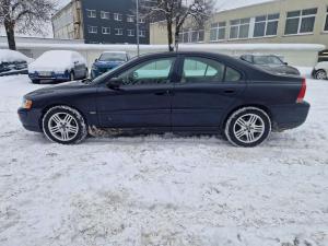 Zils Volvo S60 2005 Viļņa, ar dzinēja tilpumu 2.44 L un nobraukumu 230 tūkst. km par 1450 €, foto 2 vietnē AUTOMOTO.COM.LV