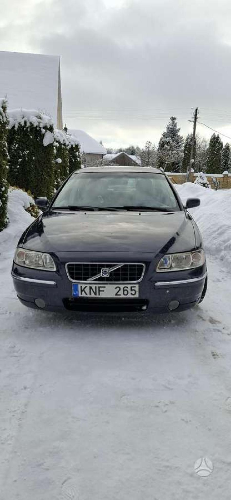 Blue Volvo S60 2005 in Taurage, with an engine capacity of 2.40 L and mileage of 310 thousand km for 950 €, photo 5 on AUTOMOTO.COM.LV