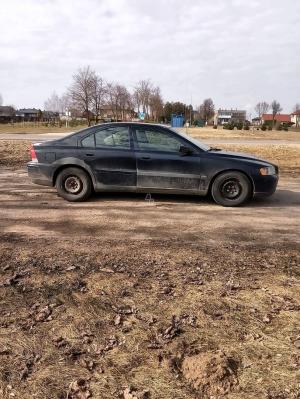 Zils Volvo S60 2005 Ukmergė, ar dzinēja tilpumu 2.40 L un nobraukumu 350 tūkst. km par 980 €, foto 4 vietnē AUTOMOTO.COM.LV