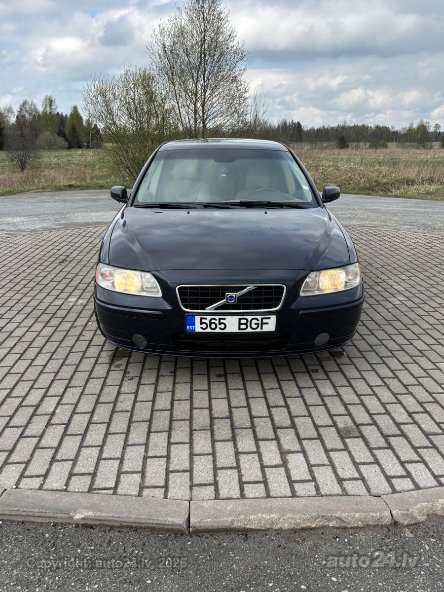 Blue Volvo S60 2005 in Rapla, with an engine capacity of 2.40 L and mileage of 0 thousand km for 1500 €, photo 4 on AUTOMOTO.COM.LV