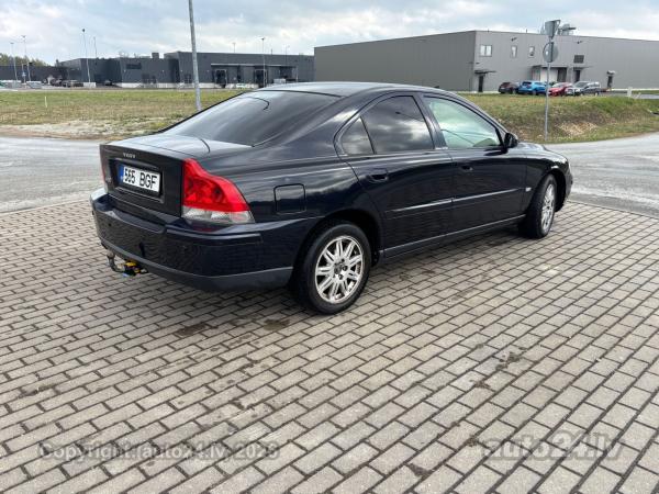 Blue Volvo S60 2005 in Rapla, with an engine capacity of 2.40 L and mileage of 0 thousand km for 1500 €, photo 4 on AUTOMOTO.COM.LV