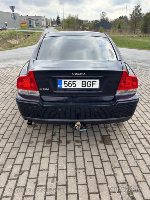 Blue Volvo S60 2005 in Rapla, with an engine capacity of 2.40 L and mileage of 0 thousand km for 1500 €, photo 5 on AUTOMOTO.COM.LV
