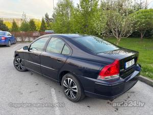 Zils Volvo S60 2005 Tallina, ar dzinēja tilpumu 2.40 L un nobraukumu 372 tūkst. km par 1399 €, foto 4 vietnē AUTOMOTO.COM.LV
