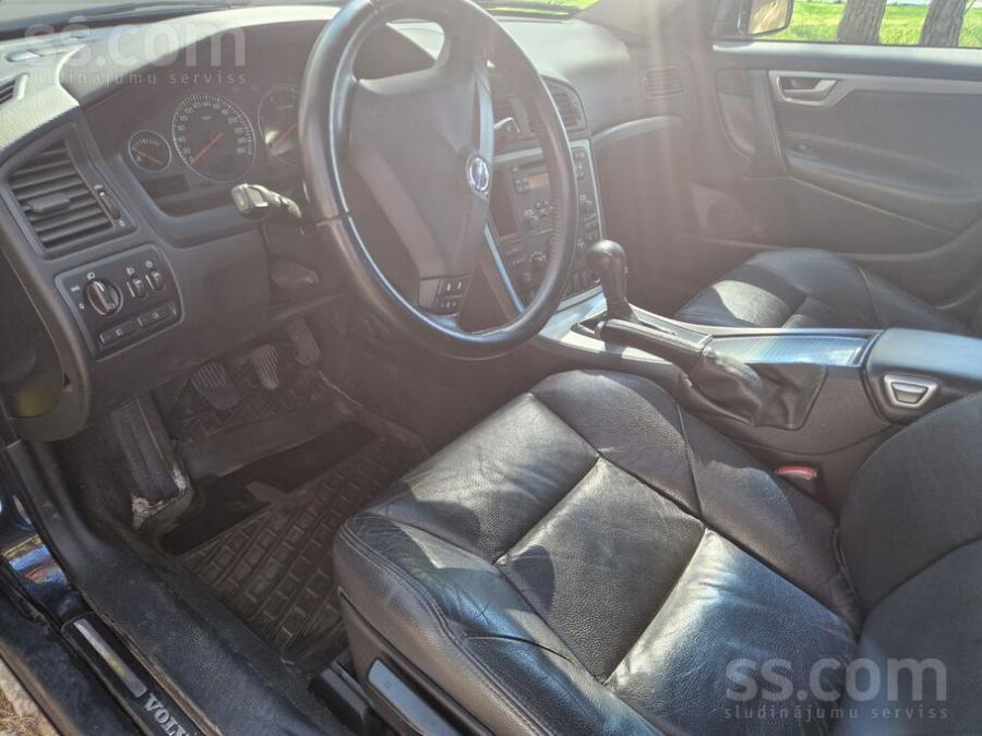 Blue Volvo S60 2005 in Riga, with an engine capacity of 2.40 L and mileage of 385 thousand km for 1250 €, photo 3 on AUTOMOTO.COM.LV