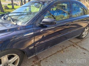 Blue Volvo S60 2005 in Riga, with an engine capacity of 2.40 L and mileage of 385 thousand km for 1250 €, photo 6 on AUTOMOTO.COM.LV
