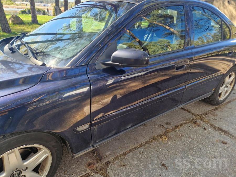 Blue Volvo S60 2005 in Riga, with an engine capacity of 2.40 L and mileage of 385 thousand km for 1250 €, photo 6 on AUTOMOTO.COM.LV