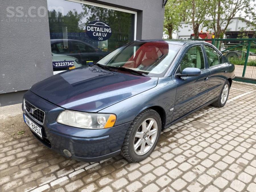 Blue Volvo S60 2005 in Riga, with an engine capacity of 2.00 L and mileage of 291 thousand km for 1790 €, photo 1 on AUTOMOTO.COM.LV