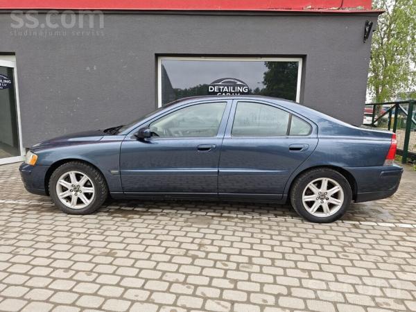 Blue Volvo S60 2005 in Riga, with an engine capacity of 2.00 L and mileage of 291 thousand km for 1790 €, photo 2 on AUTOMOTO.COM.LV