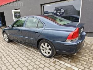 Blue Volvo S60 2005 in Riga, with an engine capacity of 2.00 L and mileage of 291 thousand km for 1790 €, photo 4 on AUTOMOTO.COM.LV