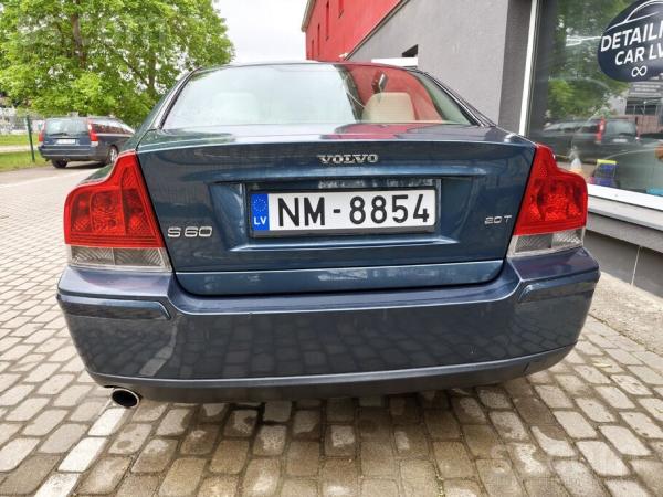 Blue Volvo S60 2005 in Riga, with an engine capacity of 2.00 L and mileage of 291 thousand km for 1790 €, photo 4 on AUTOMOTO.COM.LV