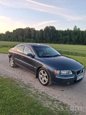 Zils Volvo S60 2005 Ogre, ar dzinēja tilpumu 2.40 L un nobraukumu 313 tūkst. km par 1650 €, foto 3 vietnē AUTOMOTO.COM.LV