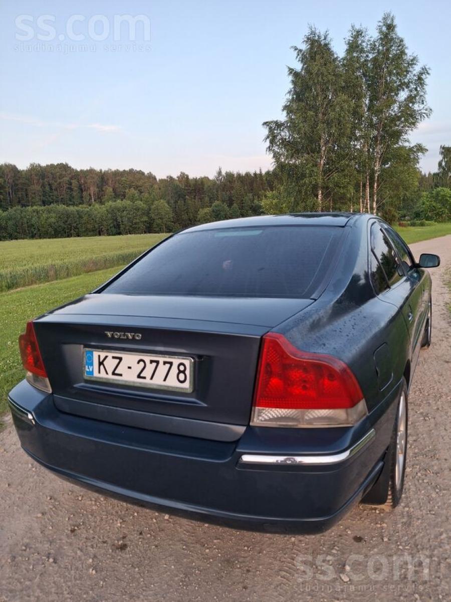 Zils Volvo S60 2005 Ogre, ar dzinēja tilpumu 2.40 L un nobraukumu 313 tūkst. km par 1650 €, foto 4 vietnē AUTOMOTO.COM.LV