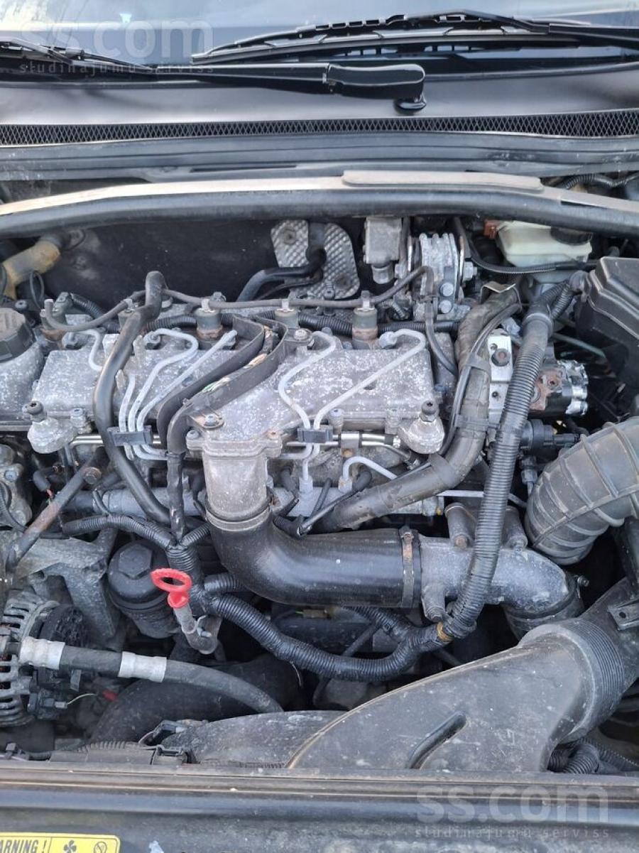 Zils Volvo S60 2005 Ogre, ar dzinēja tilpumu 2.40 L un nobraukumu 313 tūkst. km par 1650 €, foto 6 vietnē AUTOMOTO.COM.LV