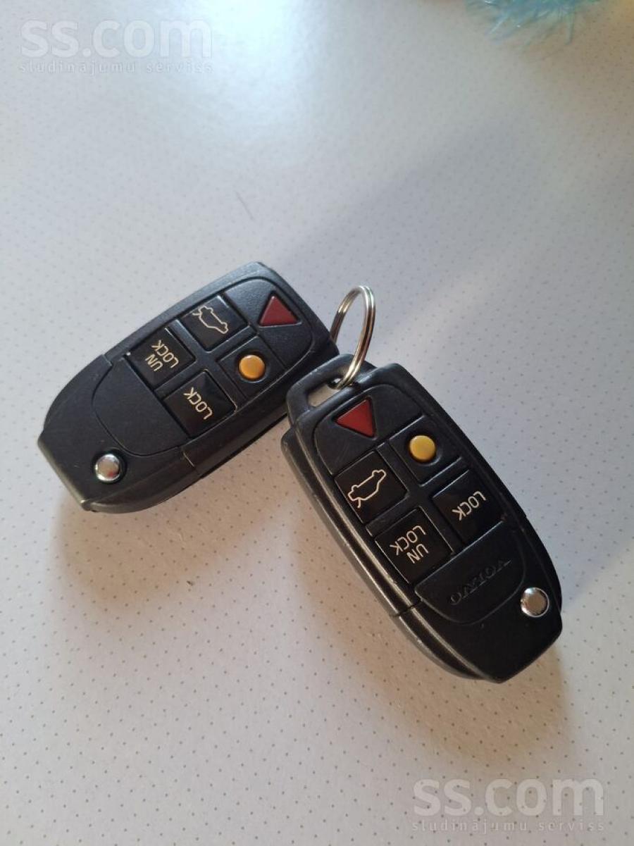Zils Volvo S60 2005 Ogre, ar dzinēja tilpumu 2.40 L un nobraukumu 313 tūkst. km par 1650 €, foto 10 vietnē AUTOMOTO.COM.LV