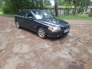 Blue Volvo S60 2005 in Taurage, with an engine capacity of 2.40 L and mileage of 300 thousand km for 1890 €, photo 3 on AUTOMOTO.COM.LV