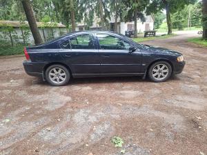 Blue Volvo S60 2005 in Taurage, with an engine capacity of 2.40 L and mileage of 300 thousand km for 1890 €, photo 4 on AUTOMOTO.COM.LV