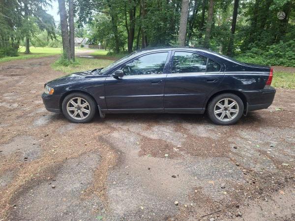 Zils Volvo S60 2005 Tauragė, ar dzinēja tilpumu 2.40 L un nobraukumu 300 tūkst. km par 1890 €, foto 4 vietnē AUTOMOTO.COM.LV