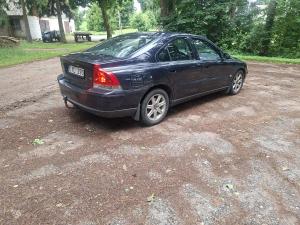 Blue Volvo S60 2005 in Taurage, with an engine capacity of 2.40 L and mileage of 300 thousand km for 1890 €, photo 7 on AUTOMOTO.COM.LV