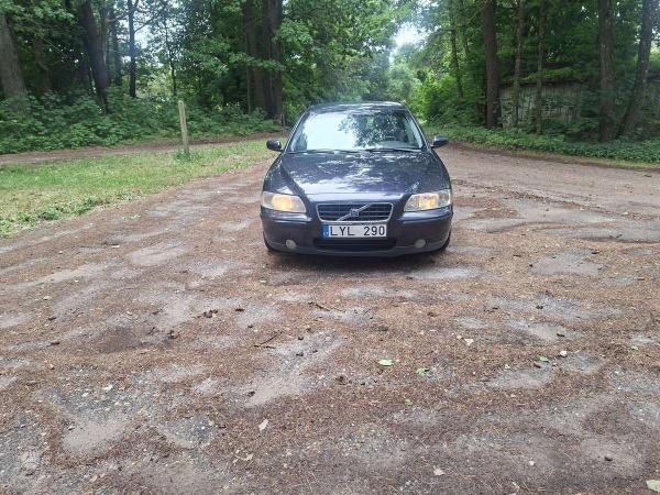 Zils Volvo S60 2005 Tauragė, ar dzinēja tilpumu 2.40 L un nobraukumu 300 tūkst. km par 1890 €, foto 7 vietnē AUTOMOTO.COM.LV