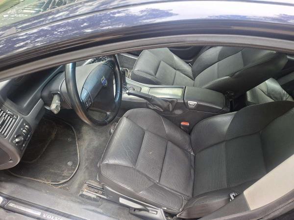 Zils Volvo S60 2005 Tauragė, ar dzinēja tilpumu 2.40 L un nobraukumu 300 tūkst. km par 1890 €, foto 10 vietnē AUTOMOTO.COM.LV