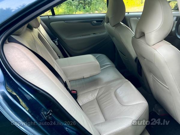 Blue Volvo S60 2005 in Parnu, with an engine capacity of 2.40 L and mileage of 376 thousand km for 2990 €, photo 7 on AUTOMOTO.COM.LV