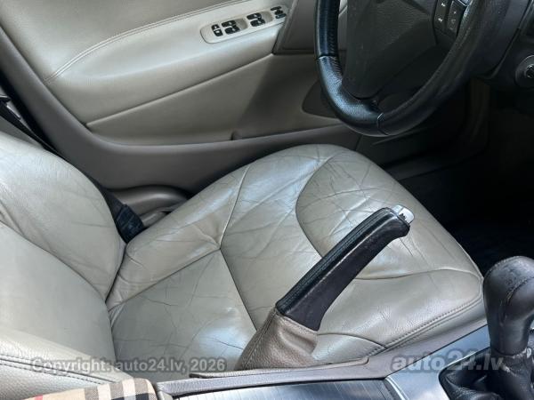 Blue Volvo S60 2005 in Parnu, with an engine capacity of 2.40 L and mileage of 376 thousand km for 2990 €, photo 8 on AUTOMOTO.COM.LV