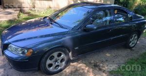 Zils Volvo S60 2005 Rēzekne, ar dzinēja tilpumu 2.40 L un nobraukumu 371 tūkst. km par 2200 €, foto 3 vietnē AUTOMOTO.COM.LV