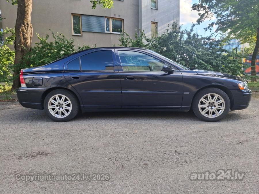 Zils Volvo S60 2005 Tallina, ar dzinēja tilpumu 2.40 L un nobraukumu 322 tūkst. km par 4000 €, foto 4 vietnē AUTOMOTO.COM.LV