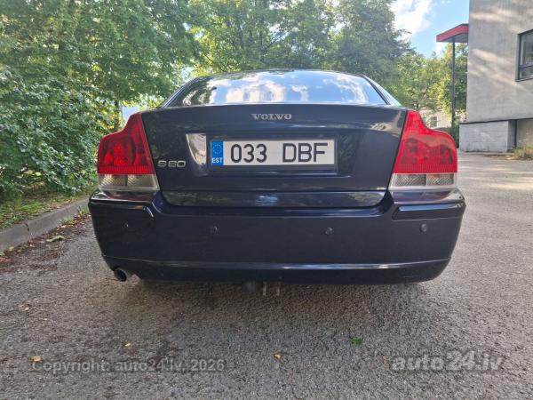 Zils Volvo S60 2005 Tallina, ar dzinēja tilpumu 2.40 L un nobraukumu 322 tūkst. km par 4000 €, foto 4 vietnē AUTOMOTO.COM.LV