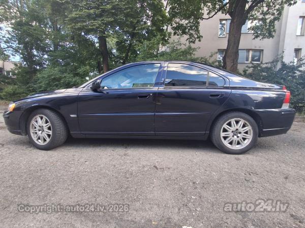 Zils Volvo S60 2005 Tallina, ar dzinēja tilpumu 2.40 L un nobraukumu 322 tūkst. km par 4000 €, foto 5 vietnē AUTOMOTO.COM.LV