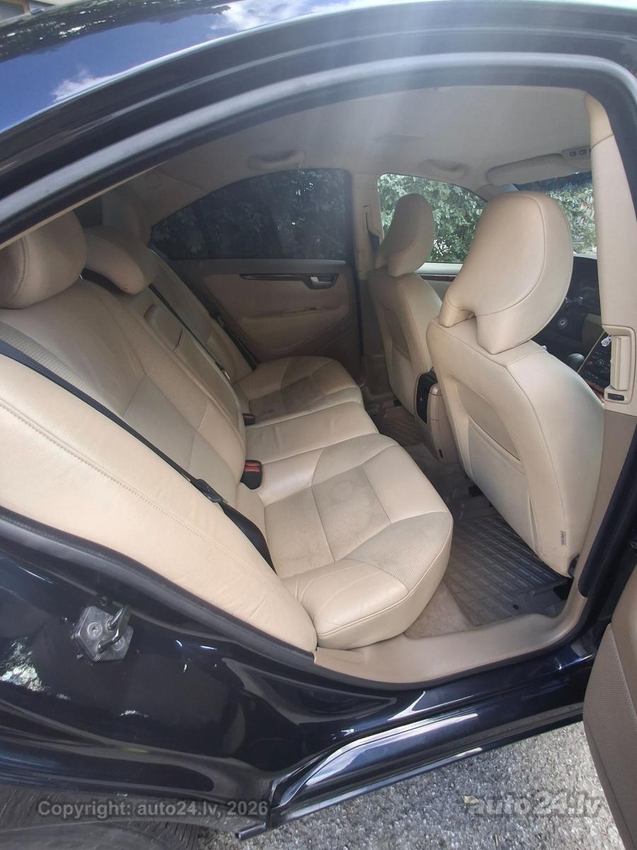 Zils Volvo S60 2005 Tallina, ar dzinēja tilpumu 2.40 L un nobraukumu 322 tūkst. km par 4000 €, foto 16 vietnē AUTOMOTO.COM.LV