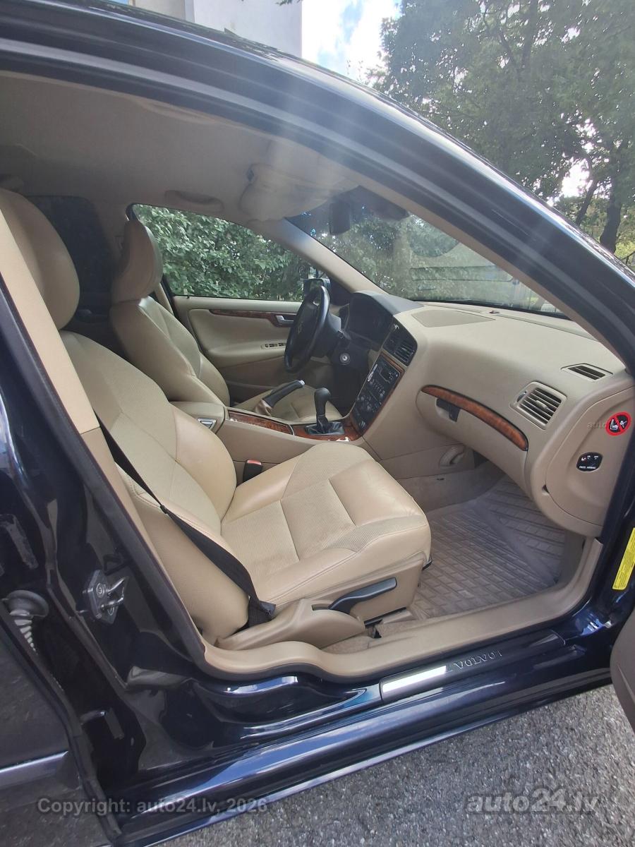 Zils Volvo S60 2005 Tallina, ar dzinēja tilpumu 2.40 L un nobraukumu 322 tūkst. km par 4000 €, foto 17 vietnē AUTOMOTO.COM.LV