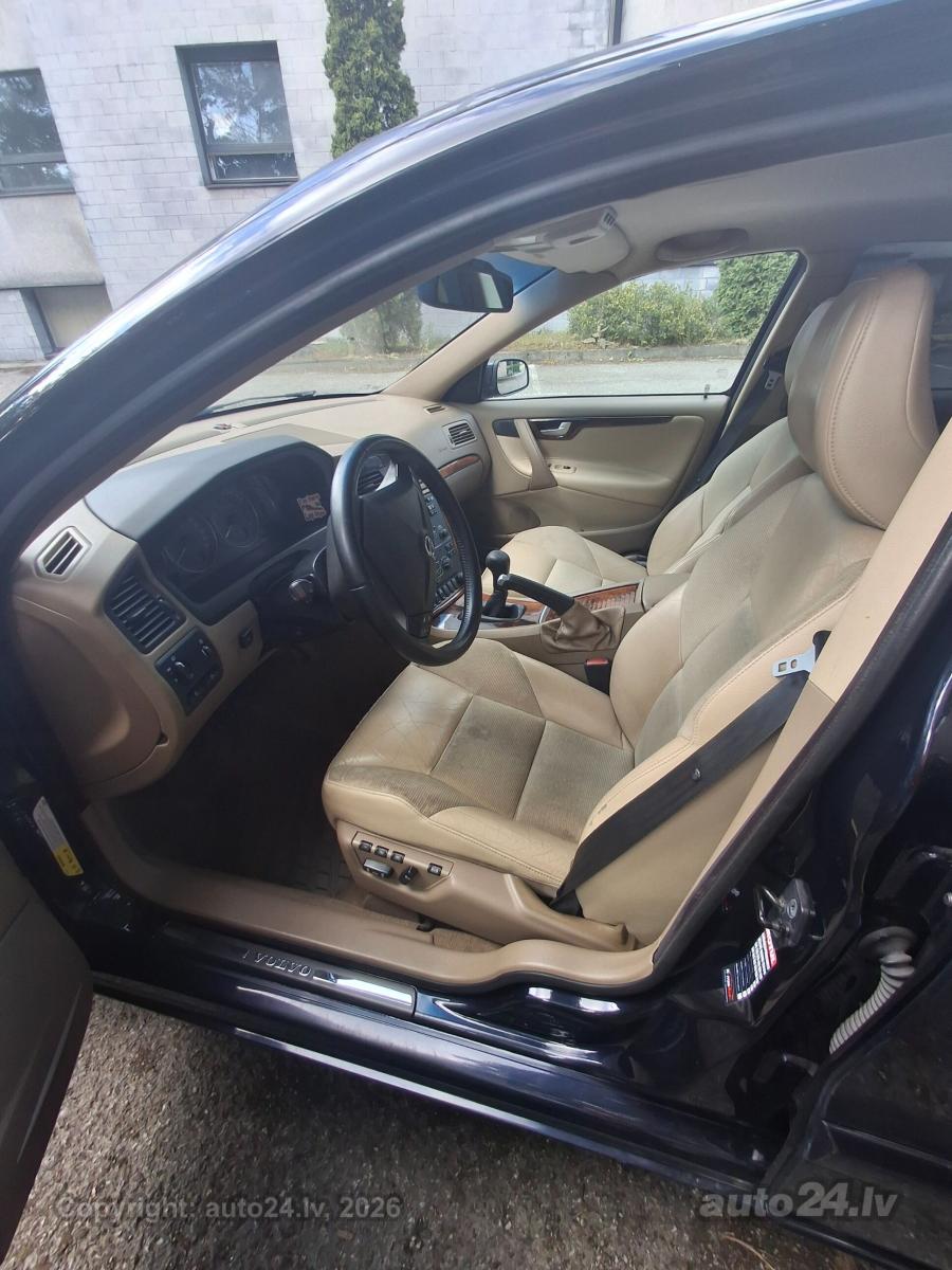 Zils Volvo S60 2005 Tallina, ar dzinēja tilpumu 2.40 L un nobraukumu 322 tūkst. km par 4000 €, foto 18 vietnē AUTOMOTO.COM.LV