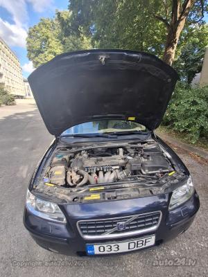 Zils Volvo S60 2005 Tallina, ar dzinēja tilpumu 2.40 L un nobraukumu 322 tūkst. km par 4000 €, foto 26 vietnē AUTOMOTO.COM.LV