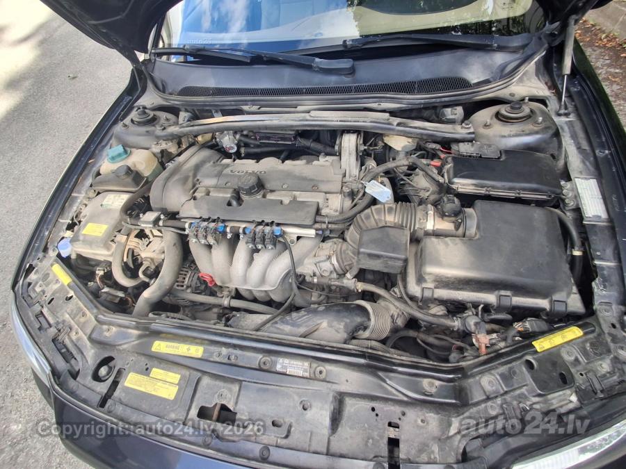Zils Volvo S60 2005 Tallina, ar dzinēja tilpumu 2.40 L un nobraukumu 322 tūkst. km par 4000 €, foto 27 vietnē AUTOMOTO.COM.LV