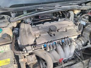 Zils Volvo S60 2005 Tallina, ar dzinēja tilpumu 2.40 L un nobraukumu 322 tūkst. km par 4000 €, foto 29 vietnē AUTOMOTO.COM.LV