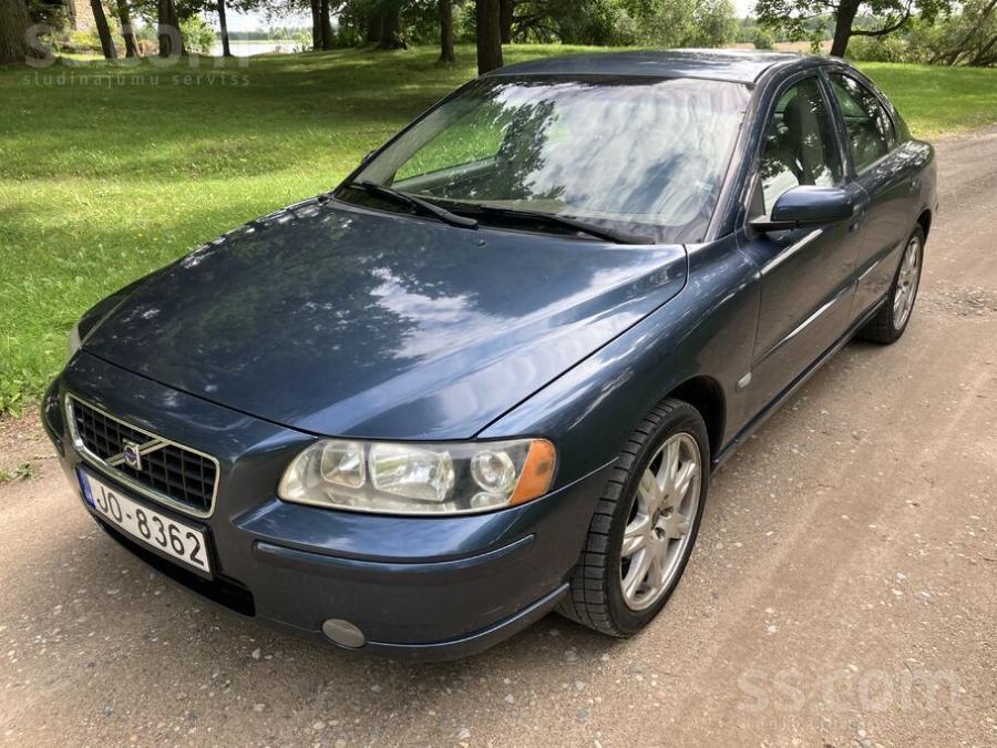 Blue Volvo S60 2005 in Jelgava, with an engine capacity of 2.40 L and mileage of 345 thousand km for 1850 €, photo 5 on AUTOMOTO.COM.LV