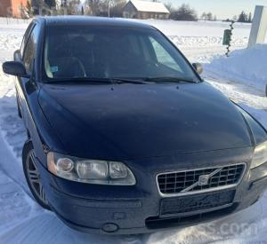 Zils Volvo S60 2005 Dobele, ar dzinēja tilpumu 2.40 L un nobraukumu 517 tūkst. km par 700 €, foto  vietnē AUTOMOTO.COM.LV