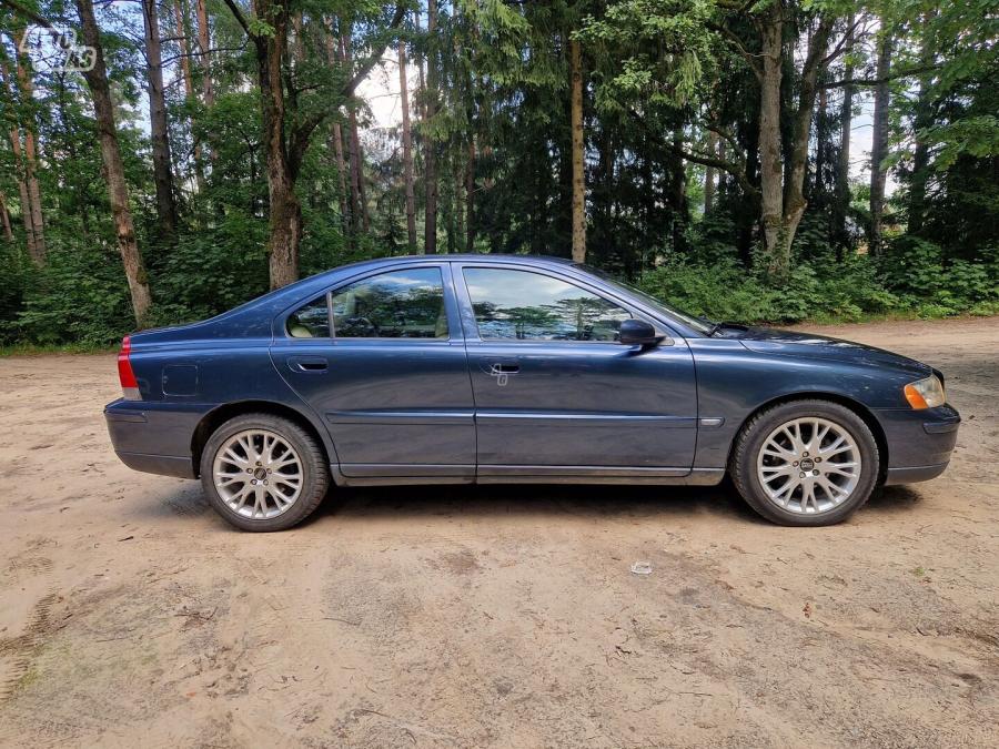 Zils Volvo S60 2005 Viļņa, ar dzinēja tilpumu 2.40 L un nobraukumu 455 tūkst. km par 1899 €, foto 3 vietnē AUTOMOTO.COM.LV