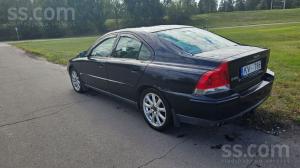 Zils Volvo S60 2005 Rīga, ar dzinēja tilpumu 2.40 L un nobraukumu 267 tūkst. km par 1750 €, foto 3 vietnē AUTOMOTO.COM.LV