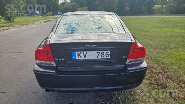 Volvo S60 2005 Rīga vietnē Zils Volvo S60 2005 Rīga, ar dzinēja tilpumu 2.40 L un nobraukumu 267 tūkst. km par 1750 €, foto 4 vietnē AUTOMOTO.COM.LV