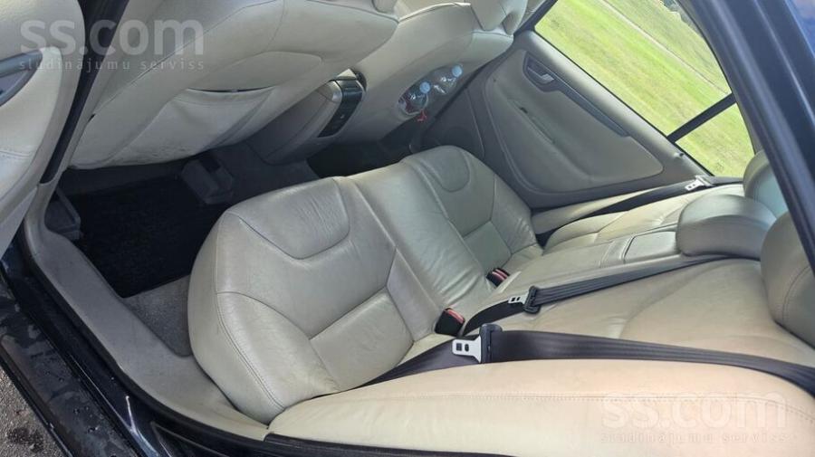 Zils Volvo S60 2005 Rīga, ar dzinēja tilpumu 2.40 L un nobraukumu 267 tūkst. km par 1750 €, foto 8 vietnē AUTOMOTO.COM.LV